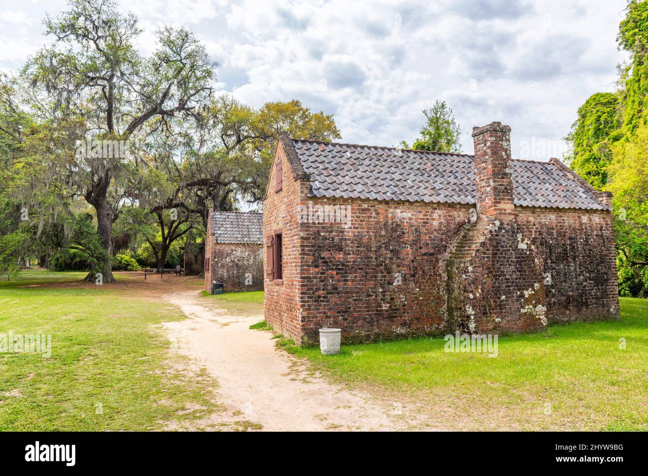 Boone Hall plantation and gardens, old houses Stock Photo - Alamy