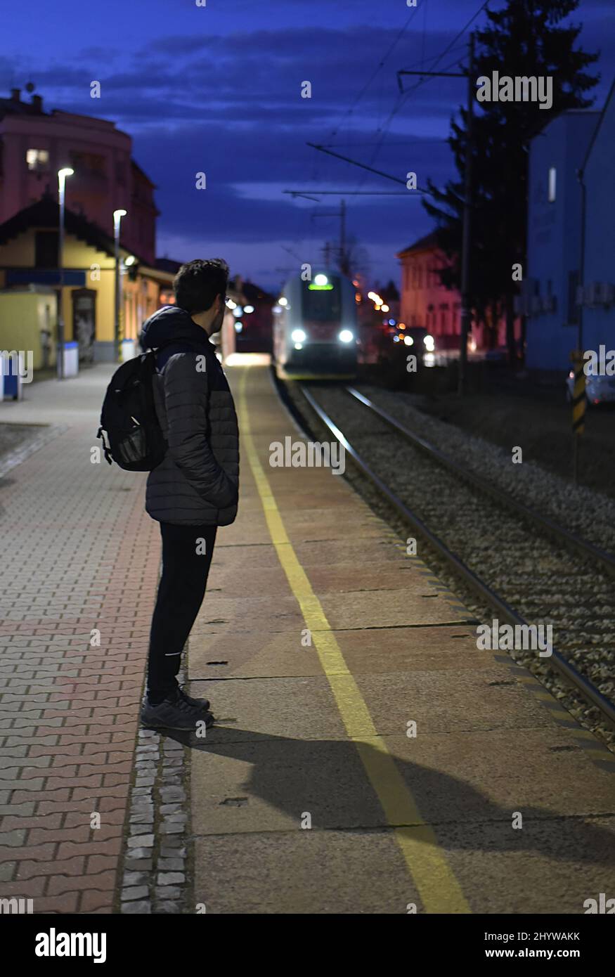 Oncoming train night hi-res stock photography and images - Alamy