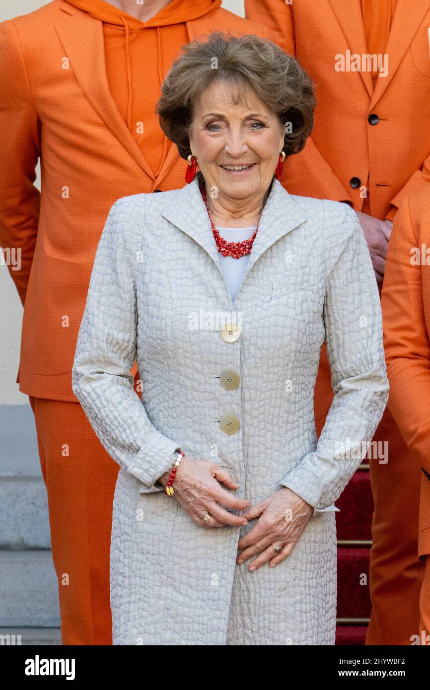 Princess Margriet with the medal winners of the Winter Paralympics 2022 ...