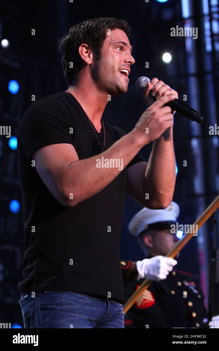 Chuck Wicks performs at the CMA Music Festival 2009 held at the LP ...