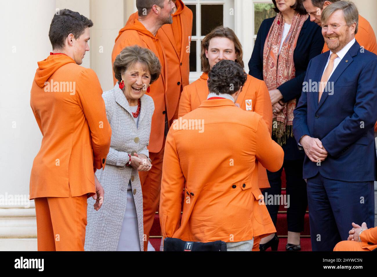 King Willem-Alexander and Princess Margriet with the medal winners of ...