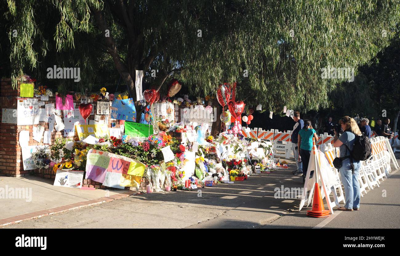 Michael jackson encino home hi-res stock photography and images - Alamy