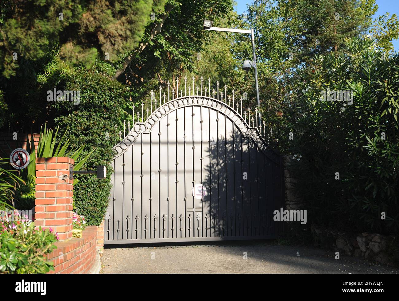 Michael jacksons encino home hi-res stock photography and images - Alamy