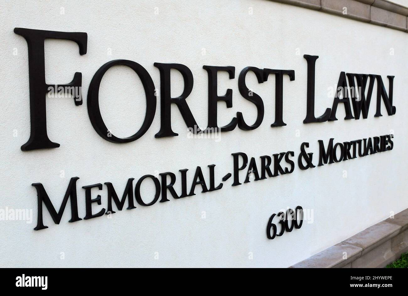 Michael Jackson's Funeral Service at Forest Lawn Memorial-Parks and ...
