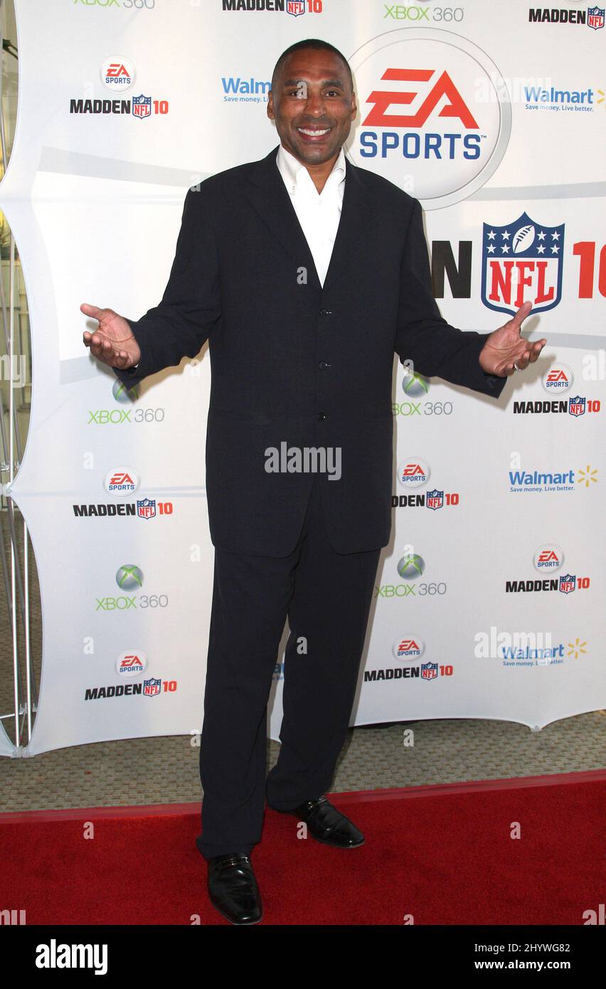 Roger Craig arriving at the Madden NFL 10 Pigskin Pro-Am Pre-Party ...