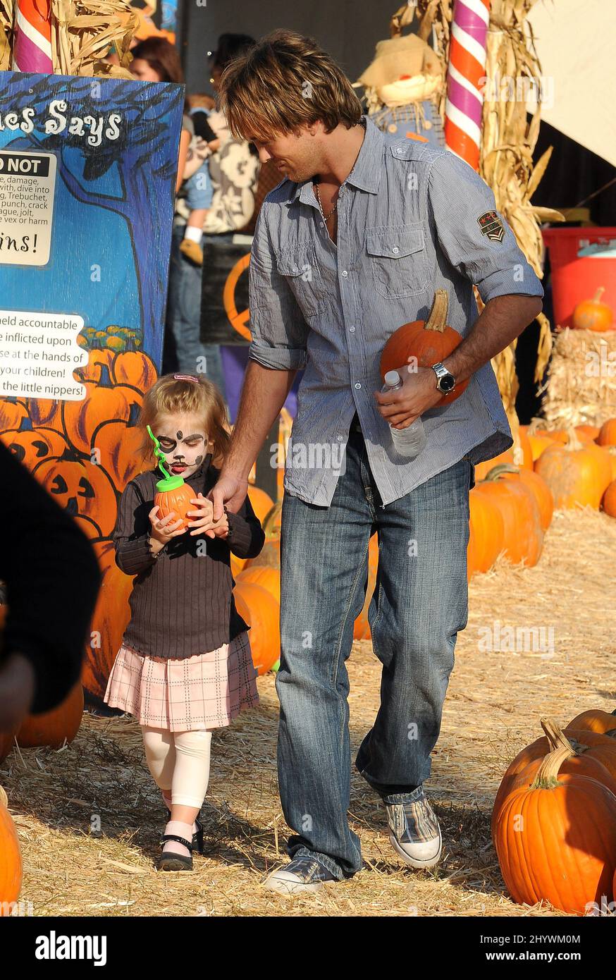 Daughter dannielynn are seen hi-res stock photography and images - Alamy