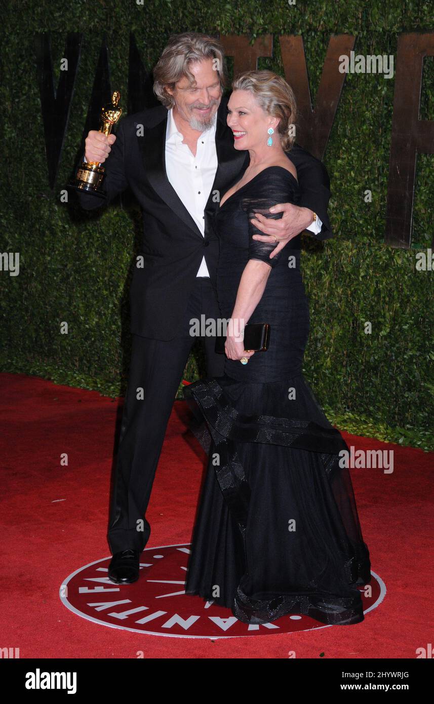 Jeff Bridges and wife Susan Bridges arriving at the Vanity Fair Oscar ...