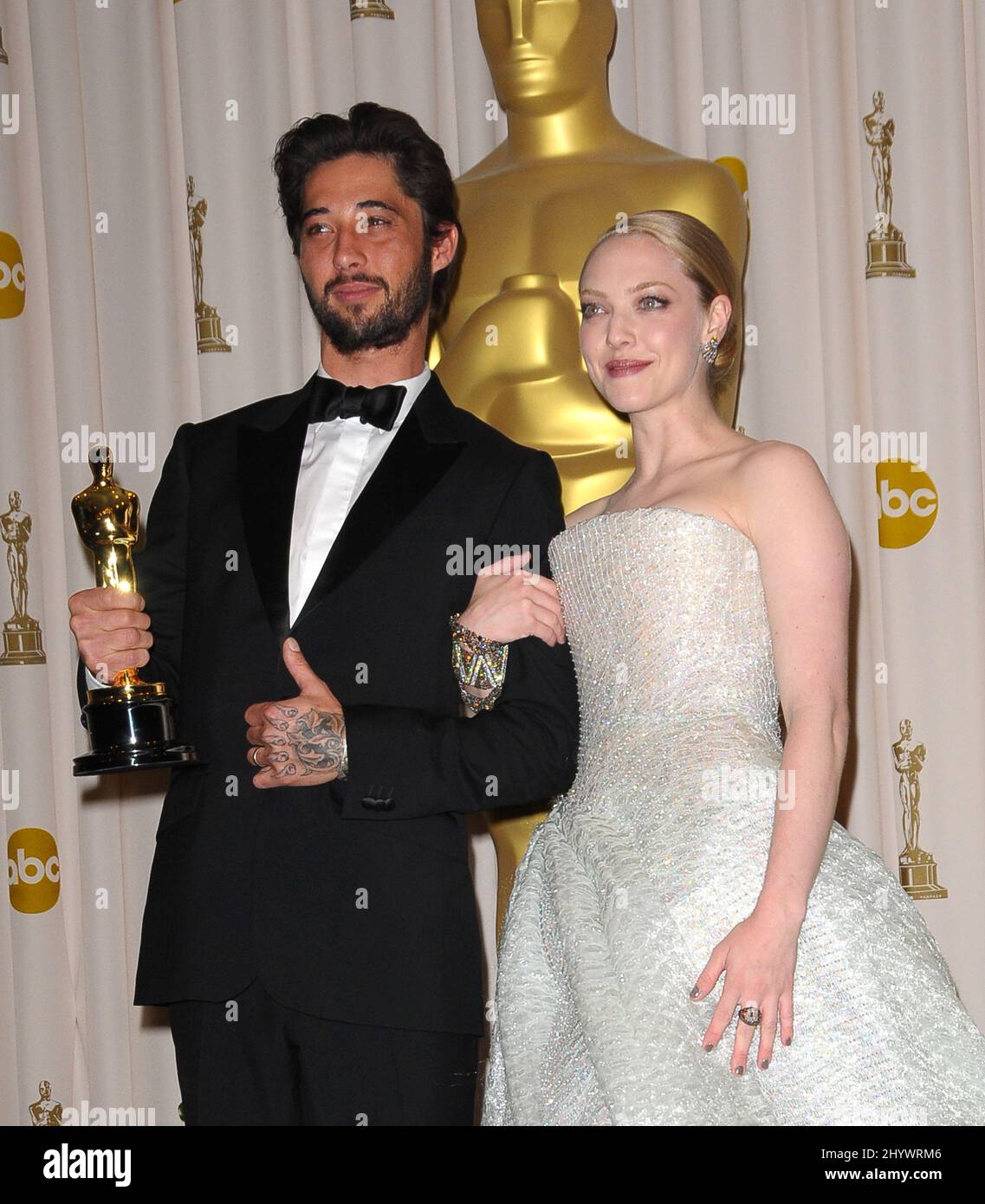 Amanda seyfried and ryan bingham hi-res stock photography and images ...