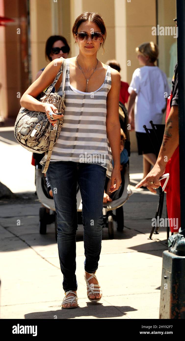 Jessica Alba is seen having lunch at Urth Caffe in Beverly Hills Stock ...
