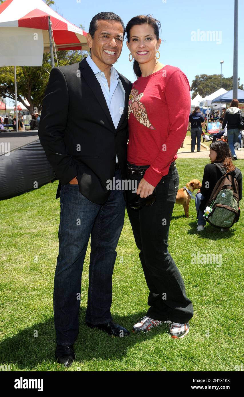 Mayor antonio villaraigosa lu parker hi-res stock photography and ...