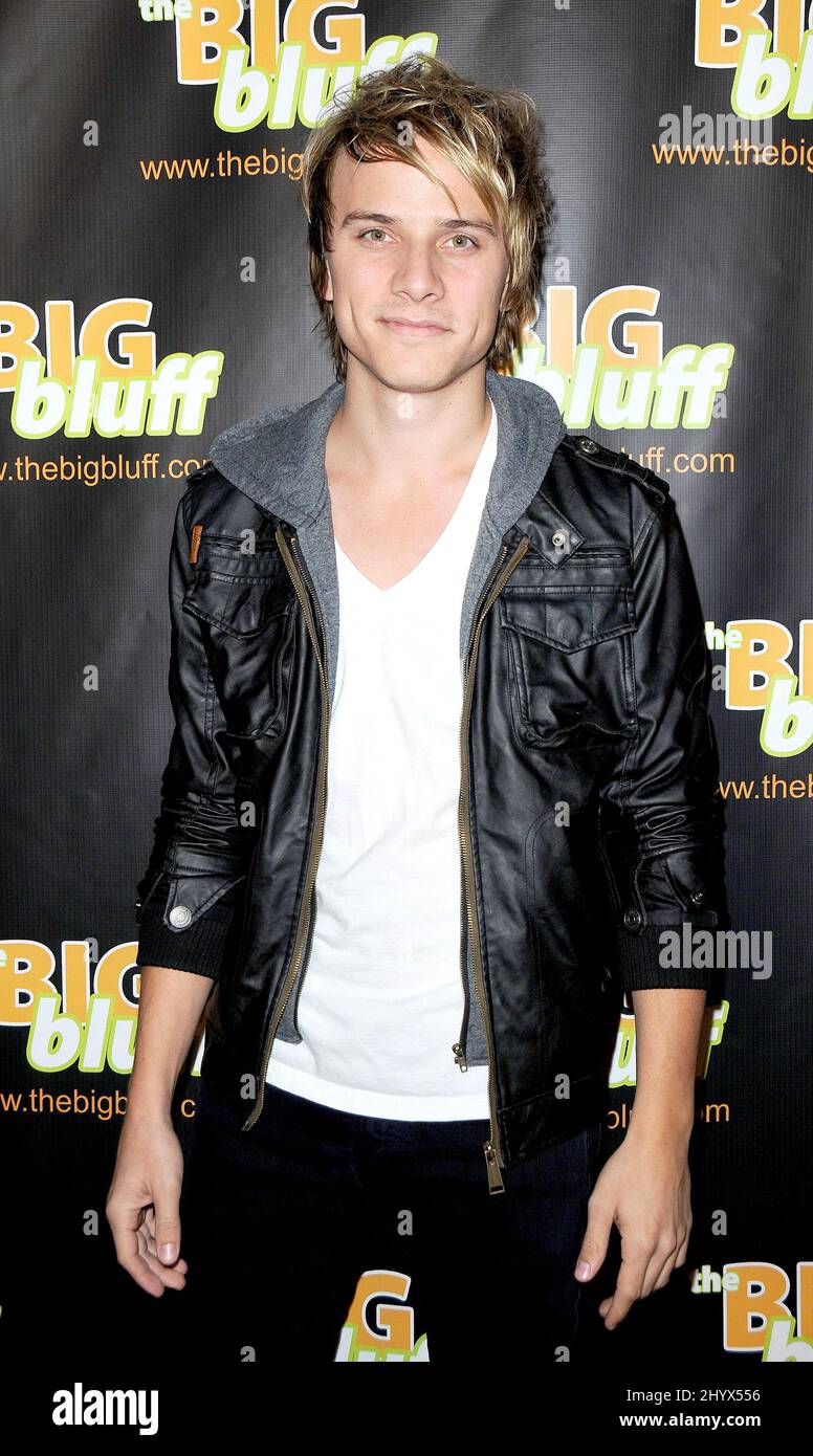 Thebigbluff com trivia game launch hi-res stock photography and images ...