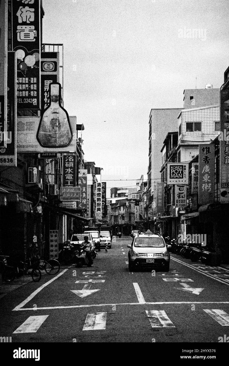 Busy asian Black and White Stock Photos & Images - Alamy