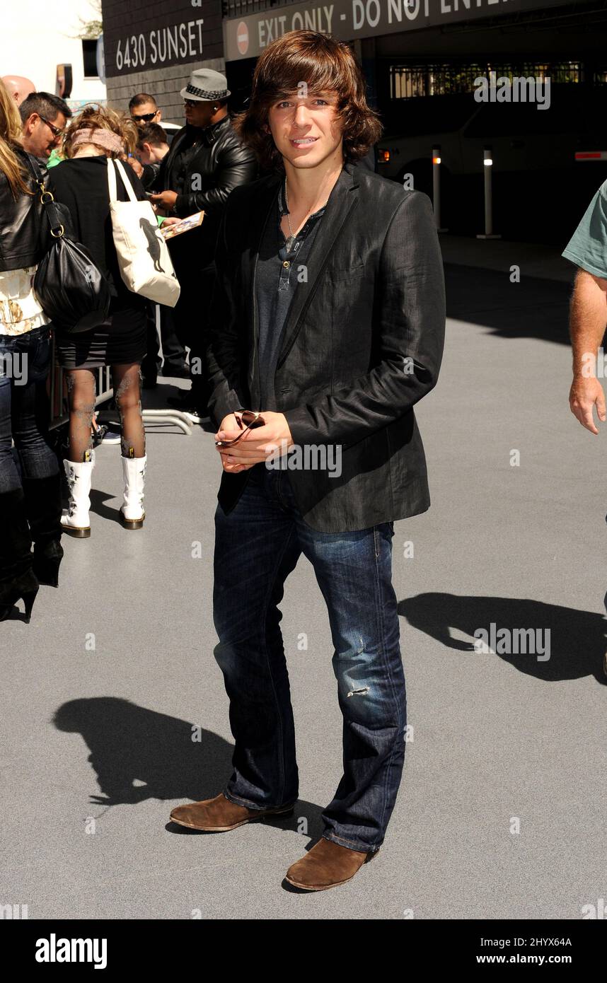 Tim Urban arriving at the CNN Building before appearing on Larry Kings ...