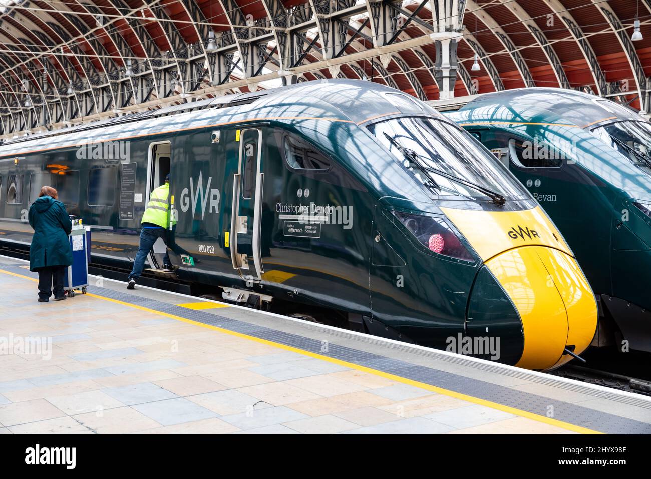 Gwr uniform hi-res stock photography and images - Alamy