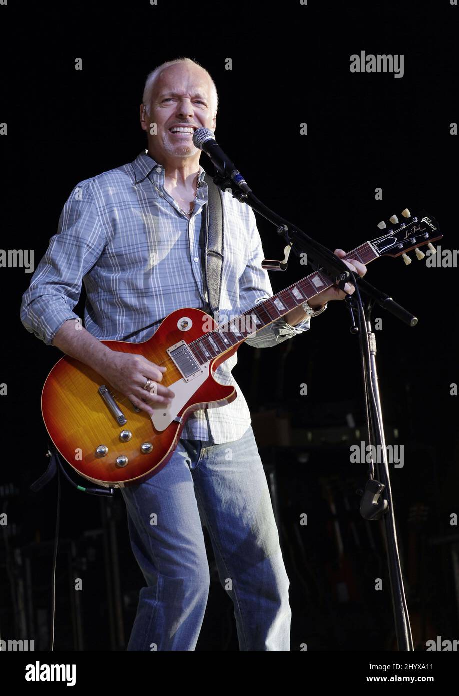 Peter frampton perform live hi-res stock photography and images - Alamy