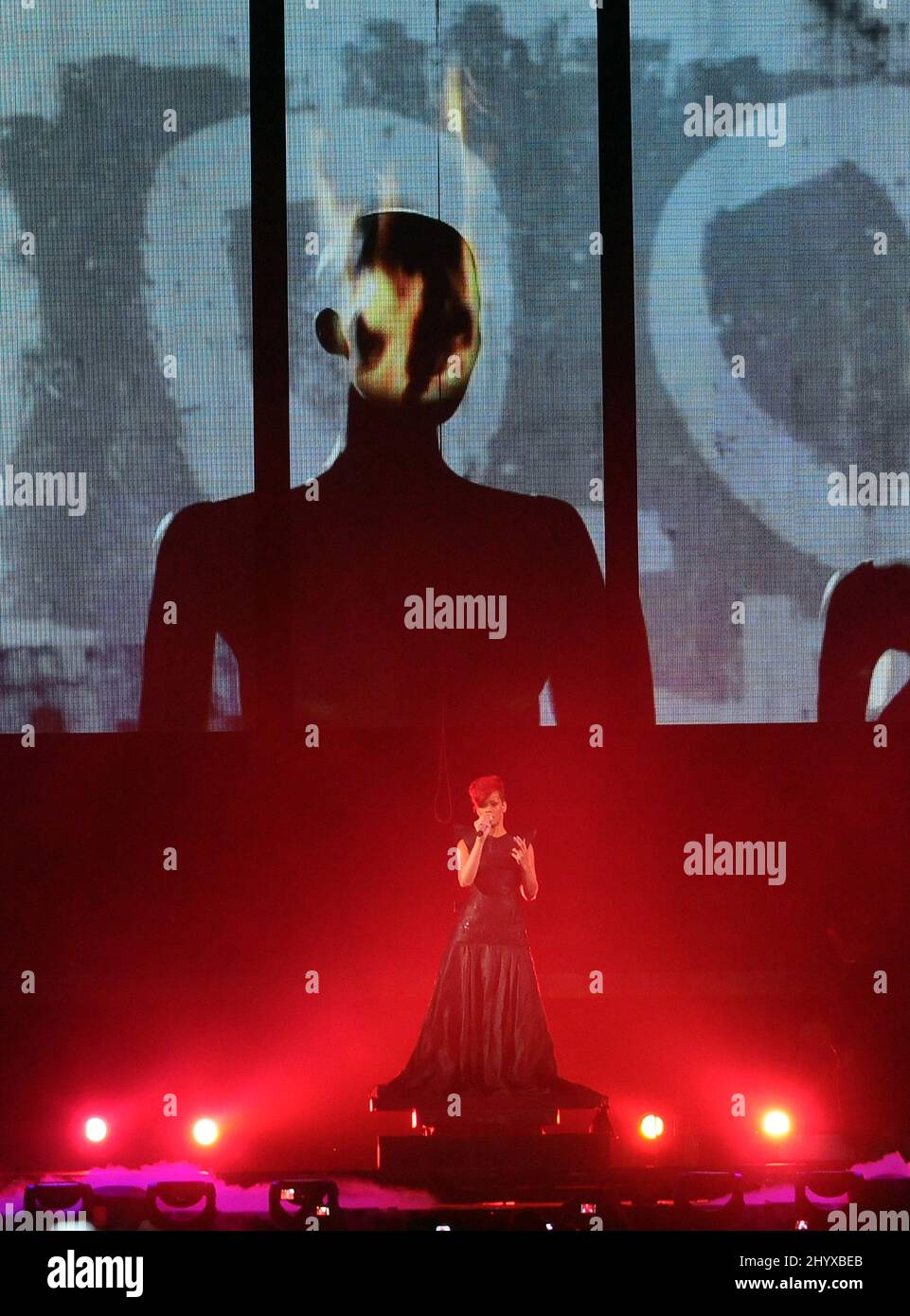 Rihanna last girl on earth tour hi-res stock photography and images - Alamy