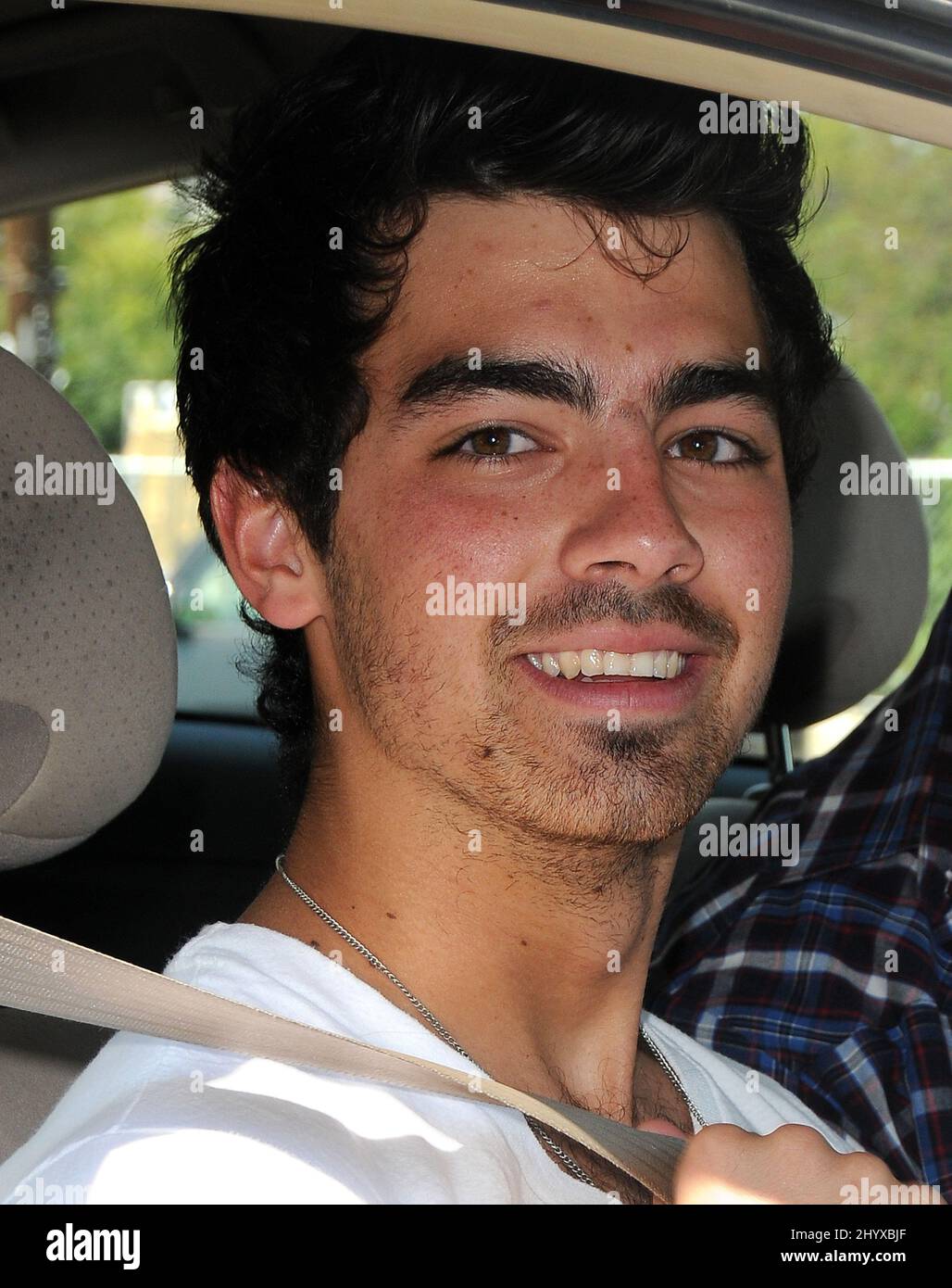 Joe Jonas gets Coffee at Intelligentsia Coffee and Tea in Silver Lake ...