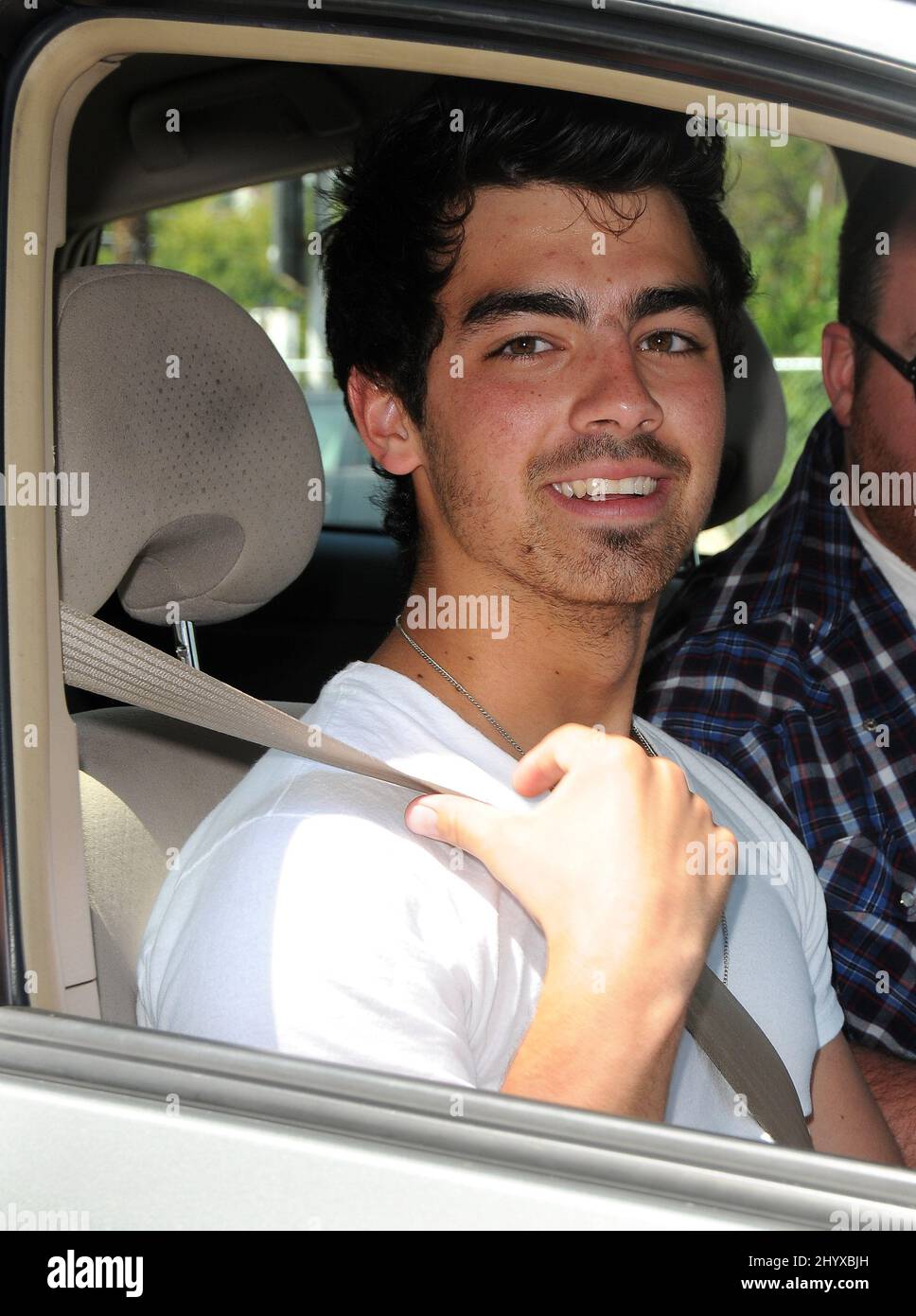 Joe Jonas gets Coffee at Intelligentsia Coffee and Tea in Silver Lake ...