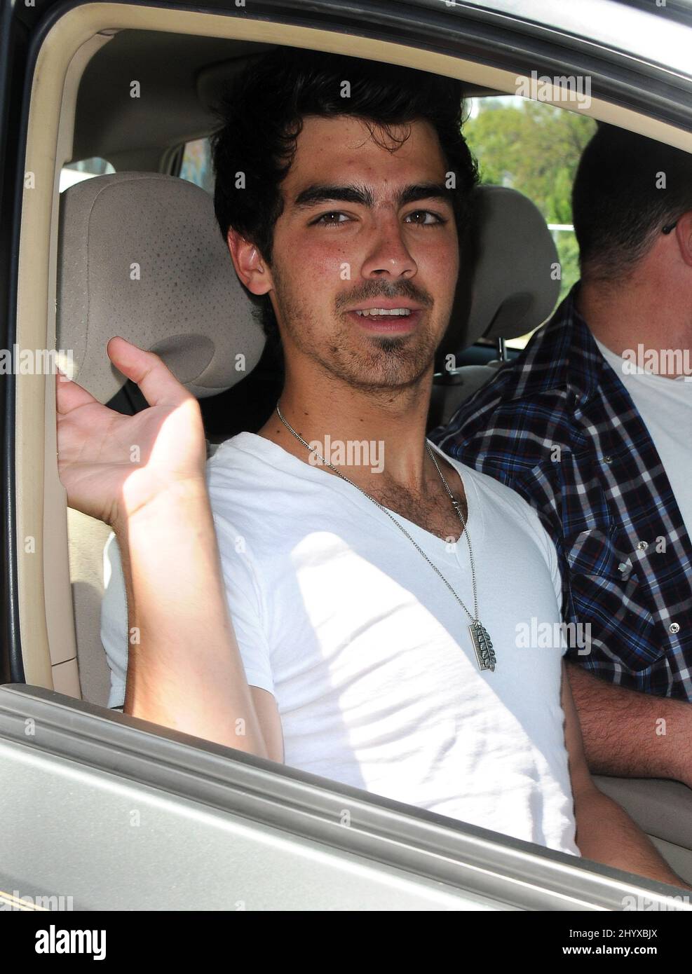 Joe Jonas gets Coffee at Intelligentsia Coffee and Tea in Silver Lake ...