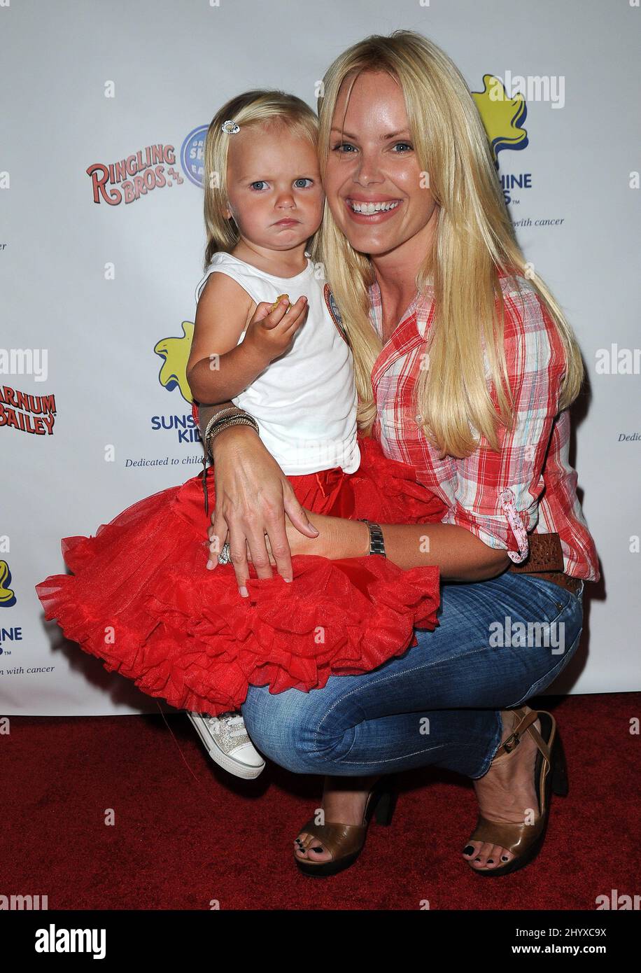 Gena Lee Nolin and daughter Stella Monroe Hulse at the Sunshine Kids ...