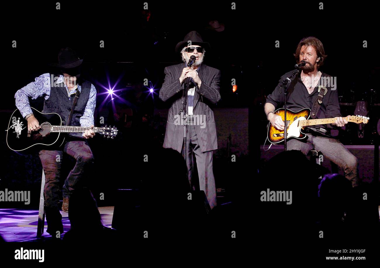 Brooks and dunn concert hi-res stock photography and images - Alamy