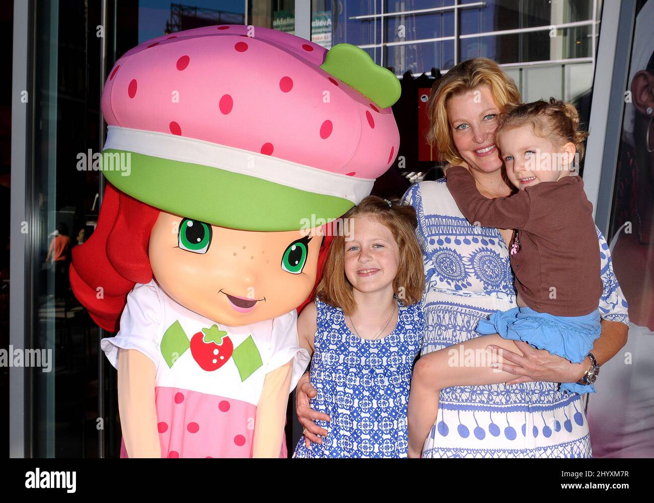 Anna Gunn and her daughter Emma Duncan and and Strawberry Shortcake ...