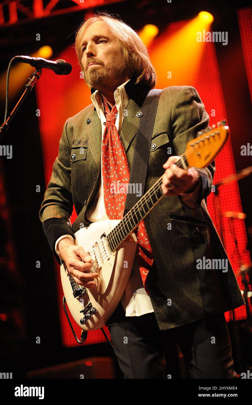 Tom petty concert stage hi-res stock photography and images - Alamy