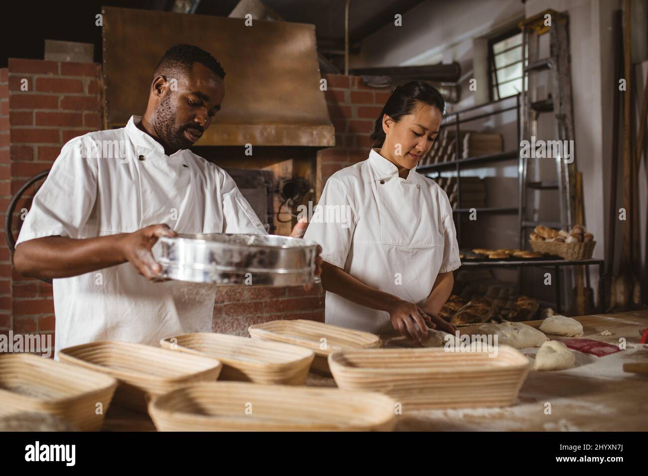 Female baker african american hi-res stock photography and images - Alamy