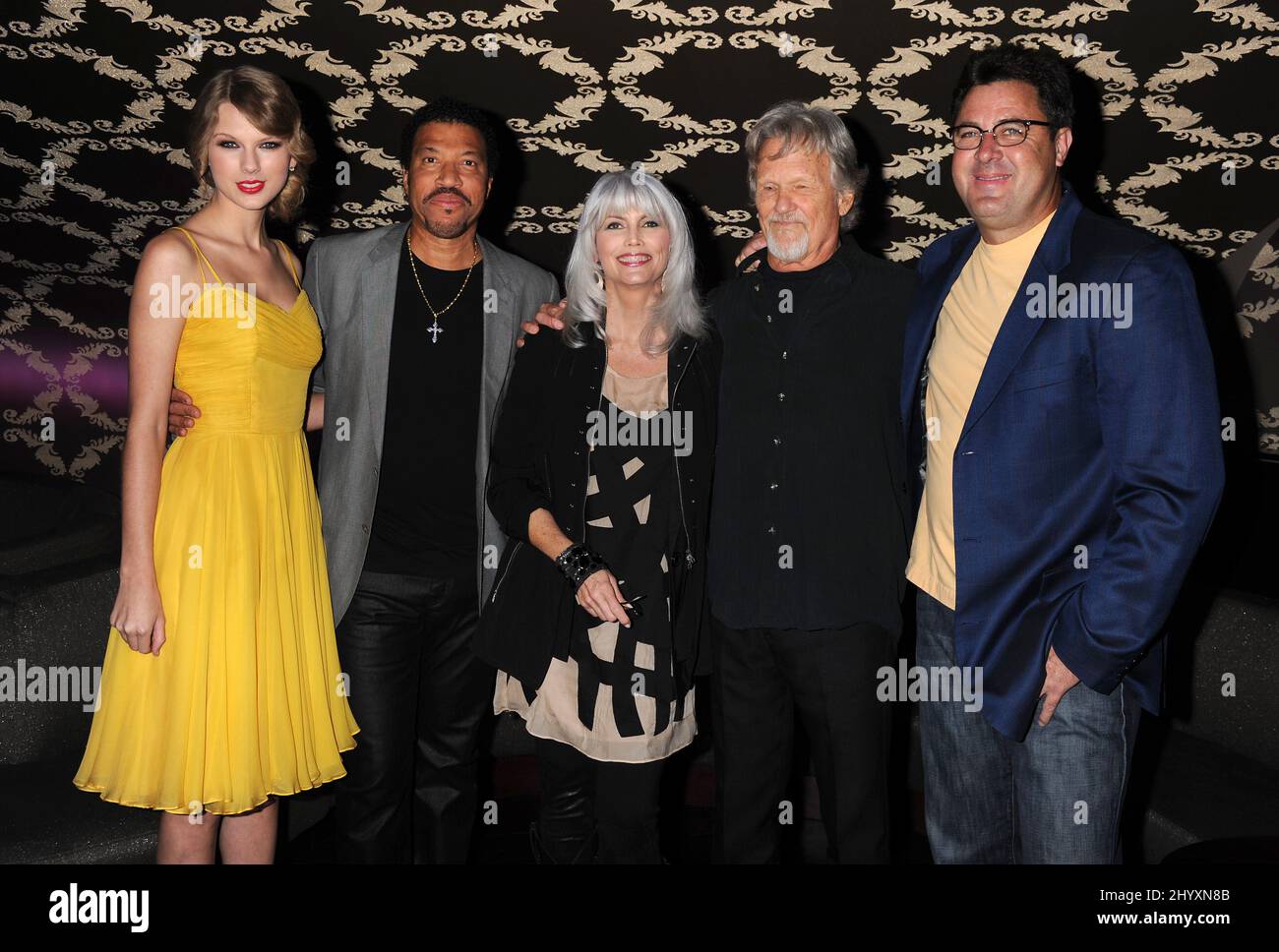 Taylor Swift, Lionel Richie, Emmylou Harris, Kris Kristofferson and ...