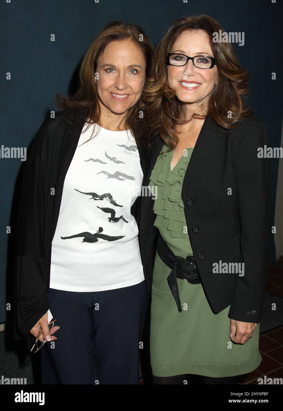 Erin Gray and Mary McDonnell at the 2010 Wizard World Big Apple Comic ...