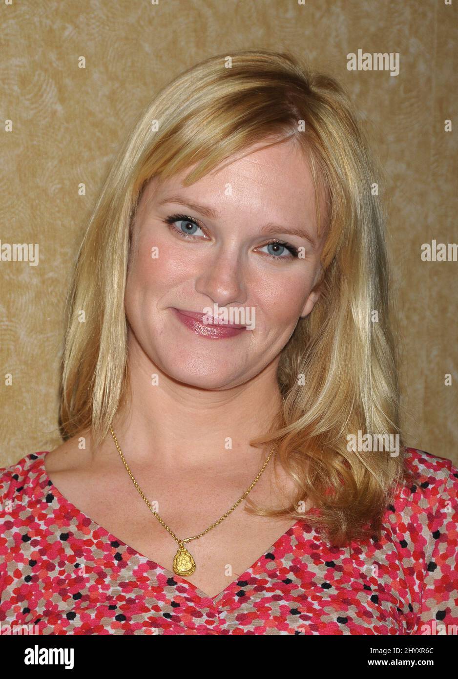 Nicholle Tom At The The Hollywood Show Fall 2010 Held At The Burbank Airport Marriott Hotel