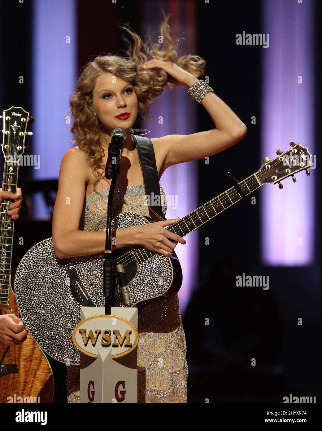 Taylor Swift at the Grand Ole Opry 85th Birthday Bash at the Grand Ole ...