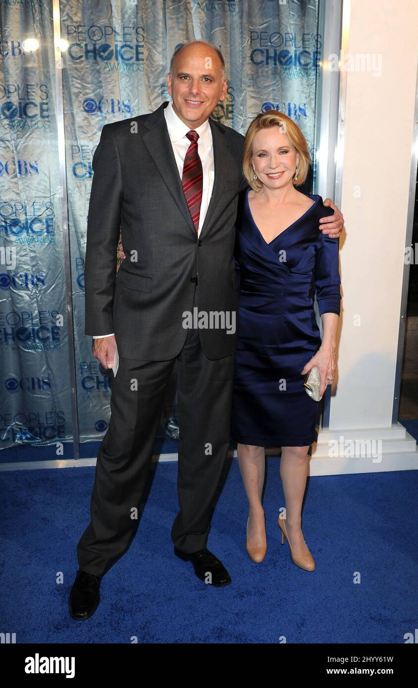 Kurt fuller and debra jo rupp hi-res stock photography and images - Alamy