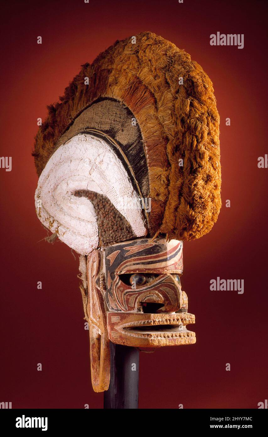 Mask (tatanua). Papua New Guinea, New Ireland Province, circa late 19th ...