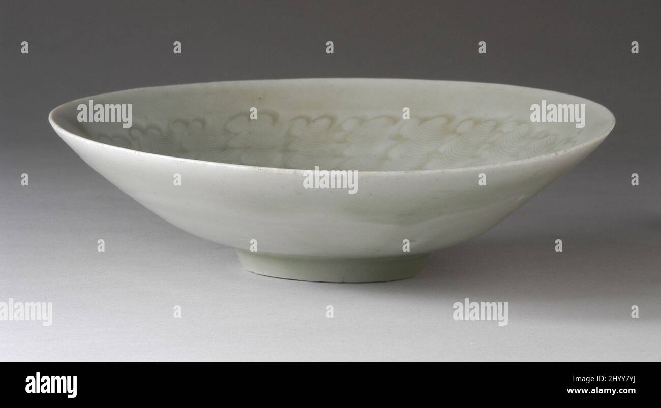 Plate. China (possibly Jingdezhen kilns), Song Dynasty, 12th-13th ...