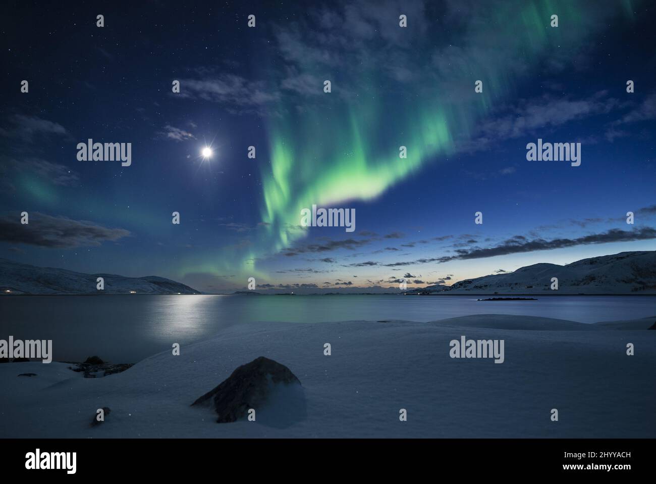 Northern Lights (Aurora Polaris) in Skarsfjord, Ringvassoy, Norway ...