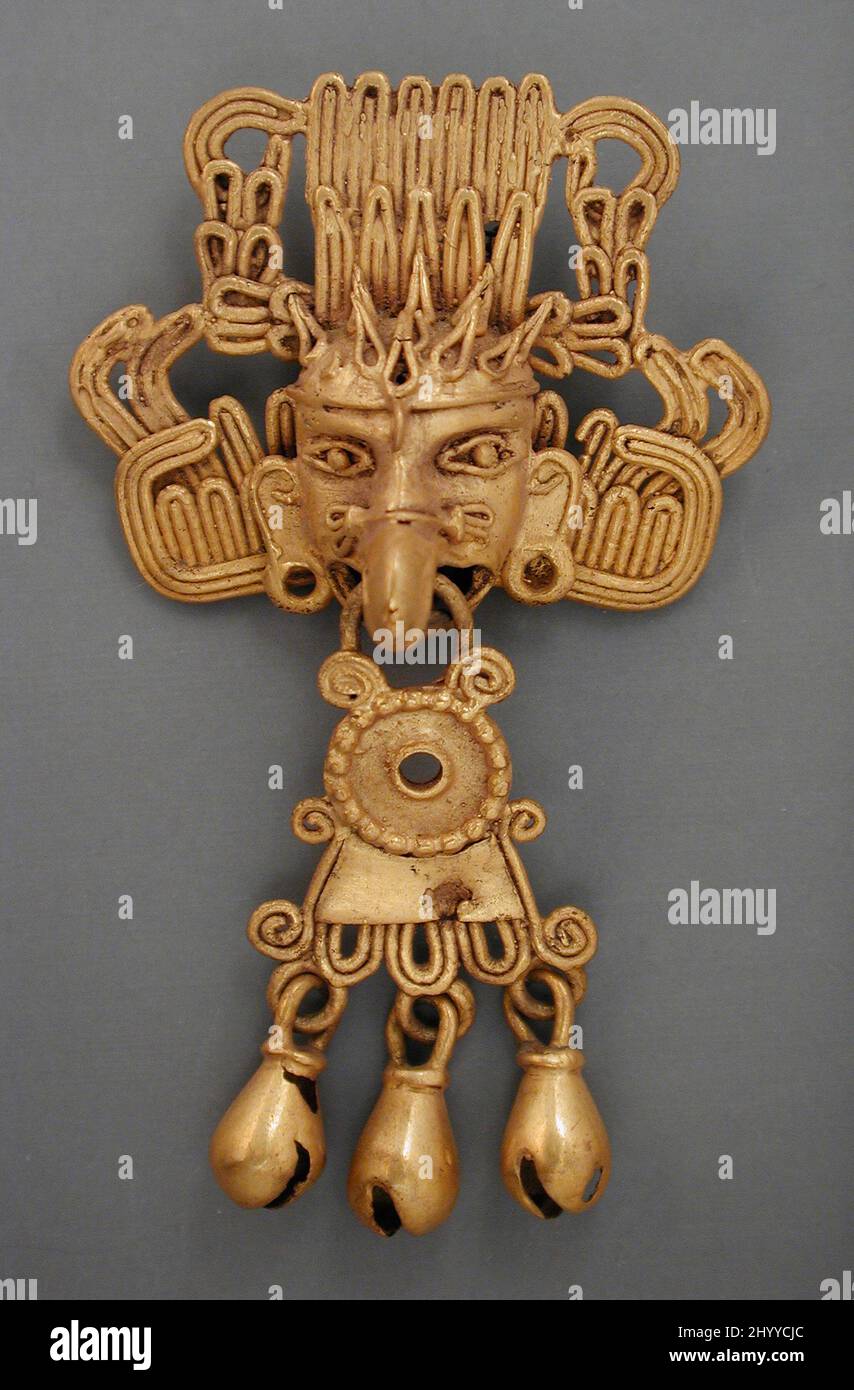 Mixtec gold pendant hi-res stock photography and images - Alamy