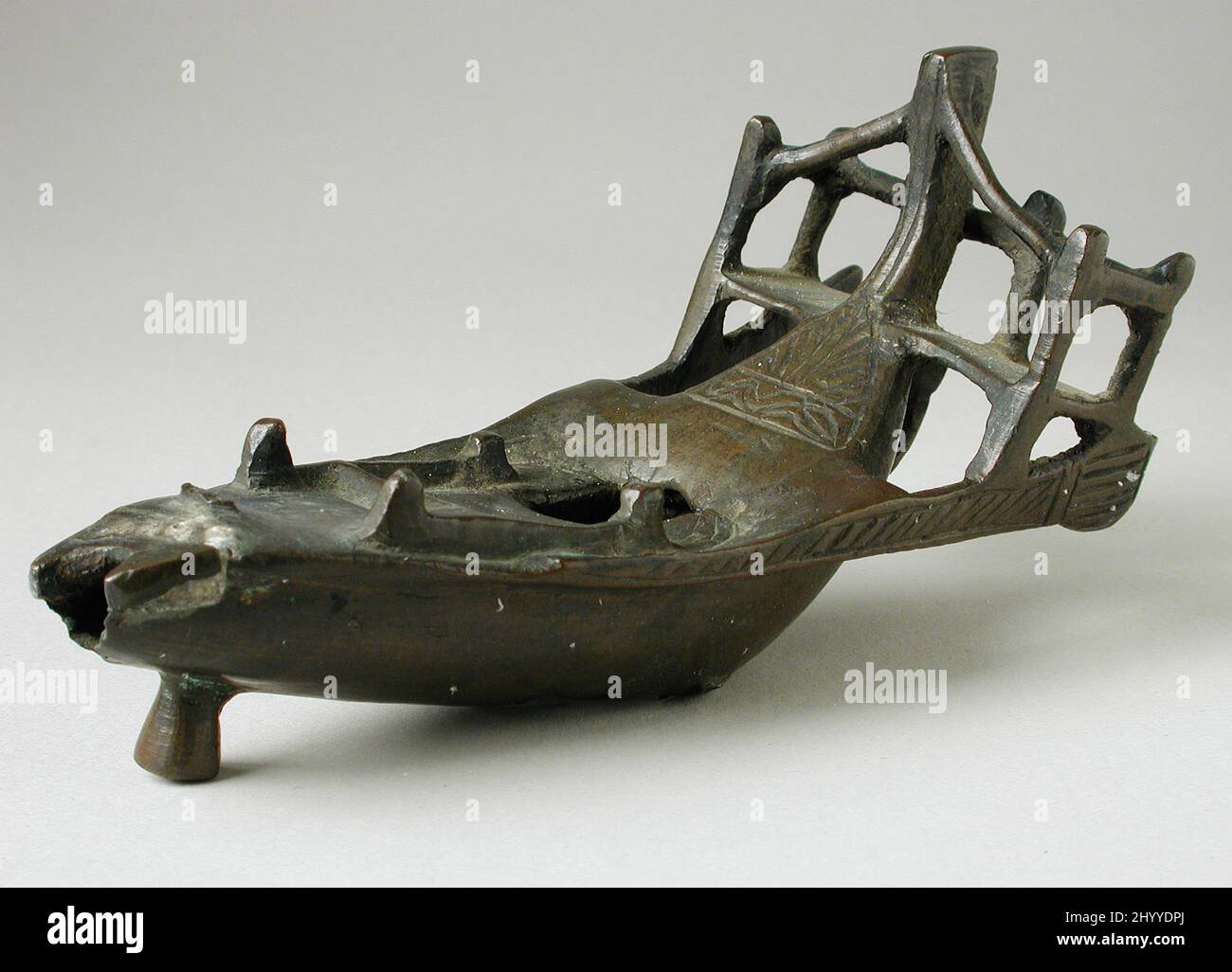 Lamp. Egypt, Roman Period - Coptic Period (100 - 700 CE). Furnishings ...