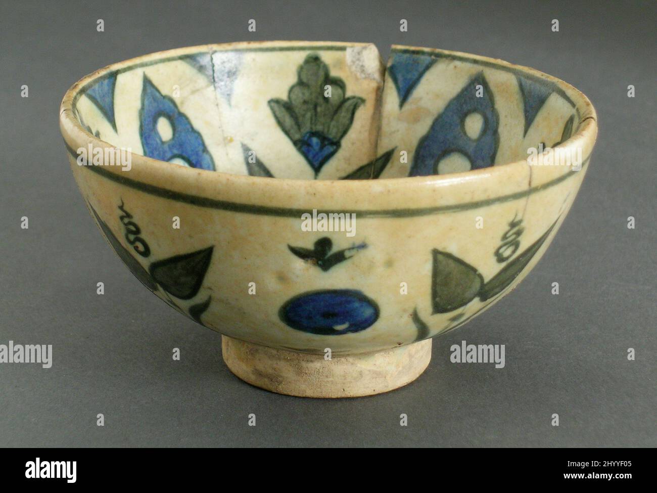 Cup. Turkey, Iznik, mid-16th century. Ceramics. Fritware, underglaze ...