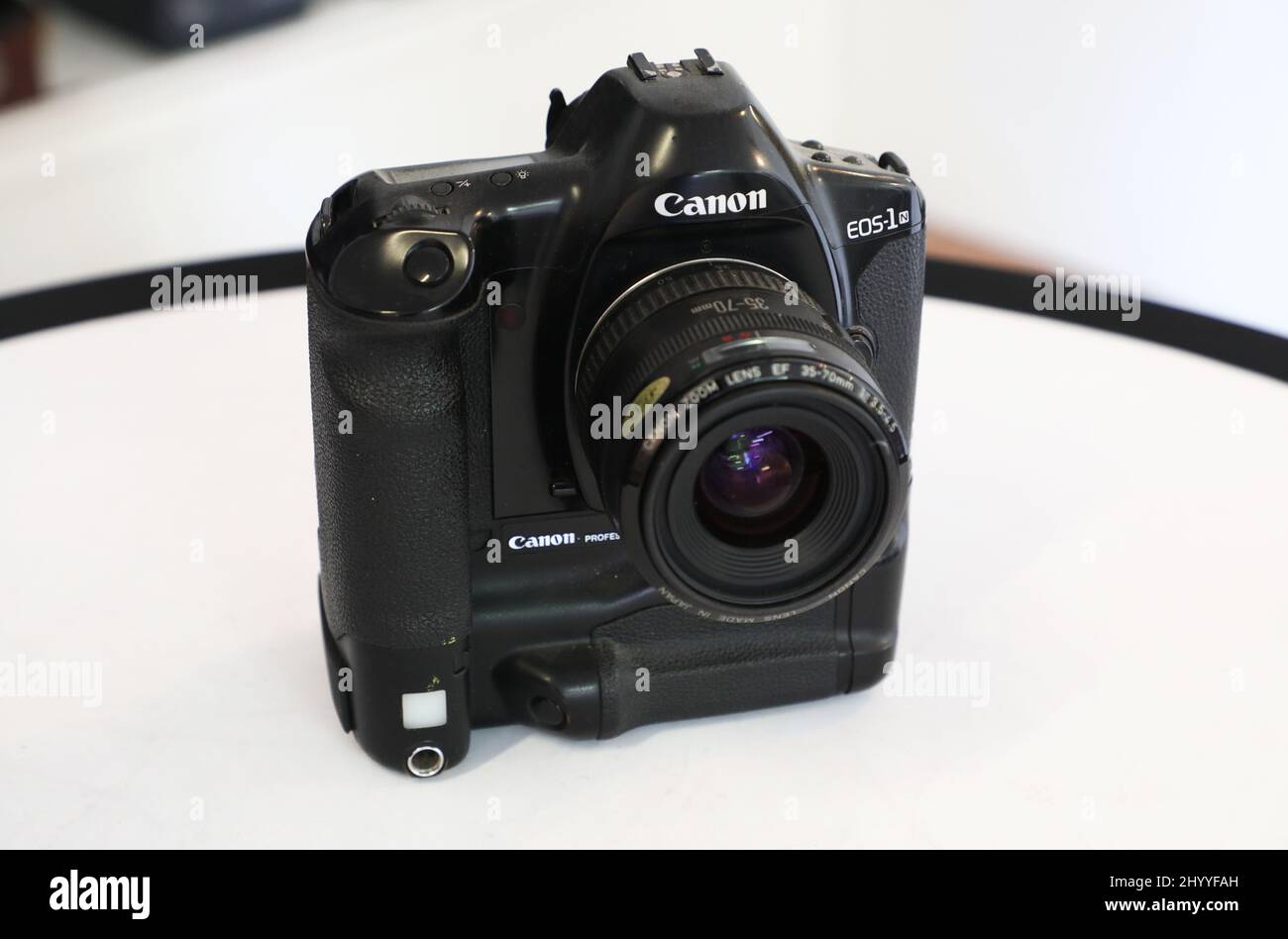 Canon eos 1 n kamera hi-res stock photography and images - Alamy