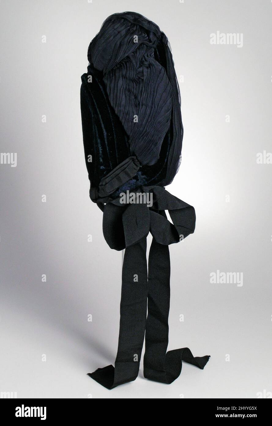 Womans mourning bonnet hi-res stock photography and images - Alamy