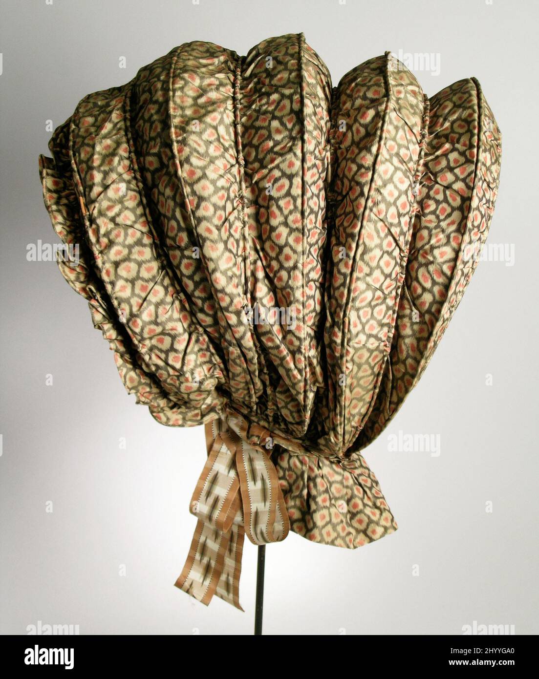 Womans calash hi-res stock photography and images - Alamy