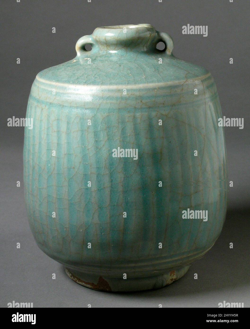 Shoulder incised decoration hi-res stock photography and images - Alamy