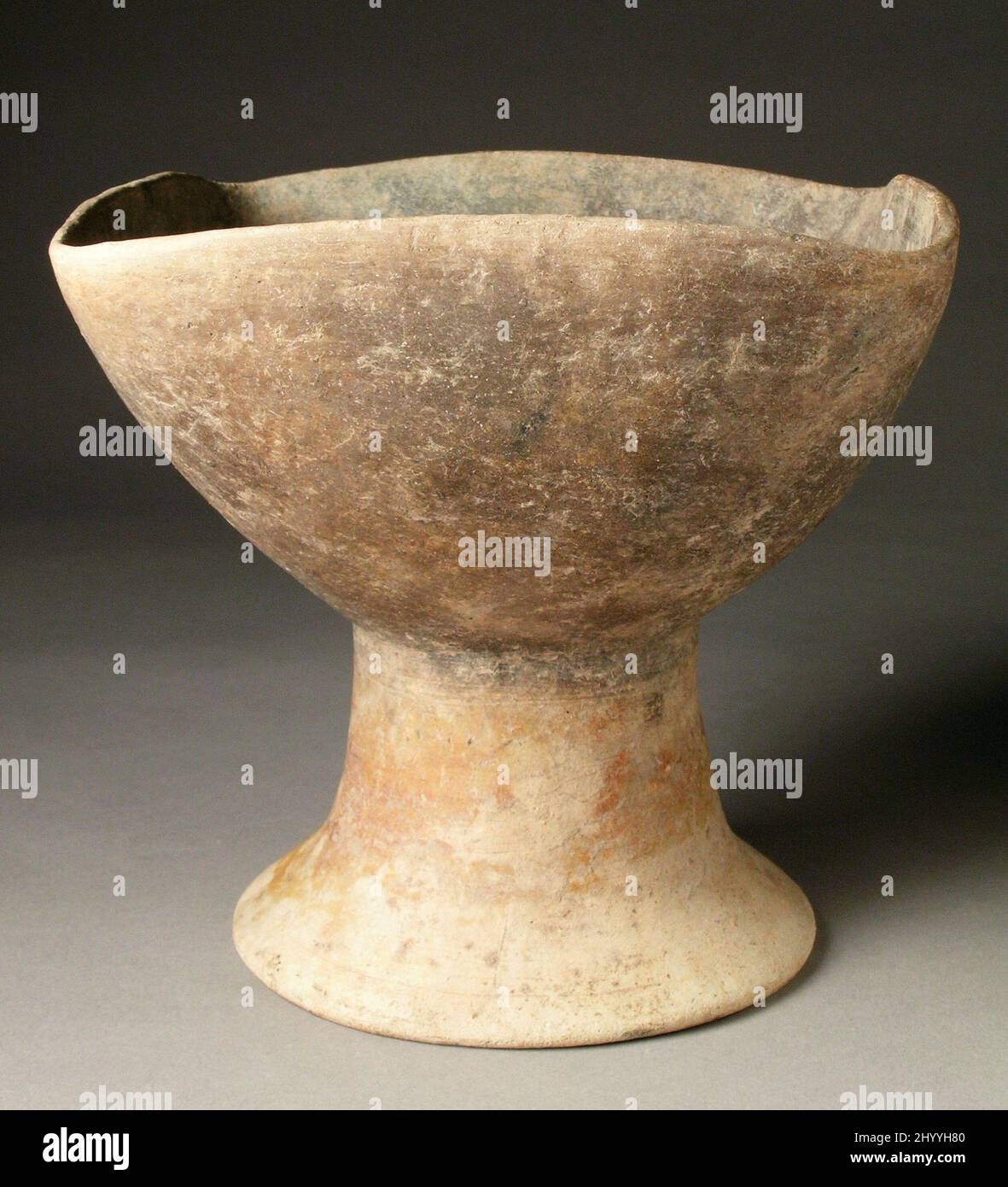 Square Bowl on a High Foot. Thailand, Korat Plateau, circa 1000-300 B.C ...