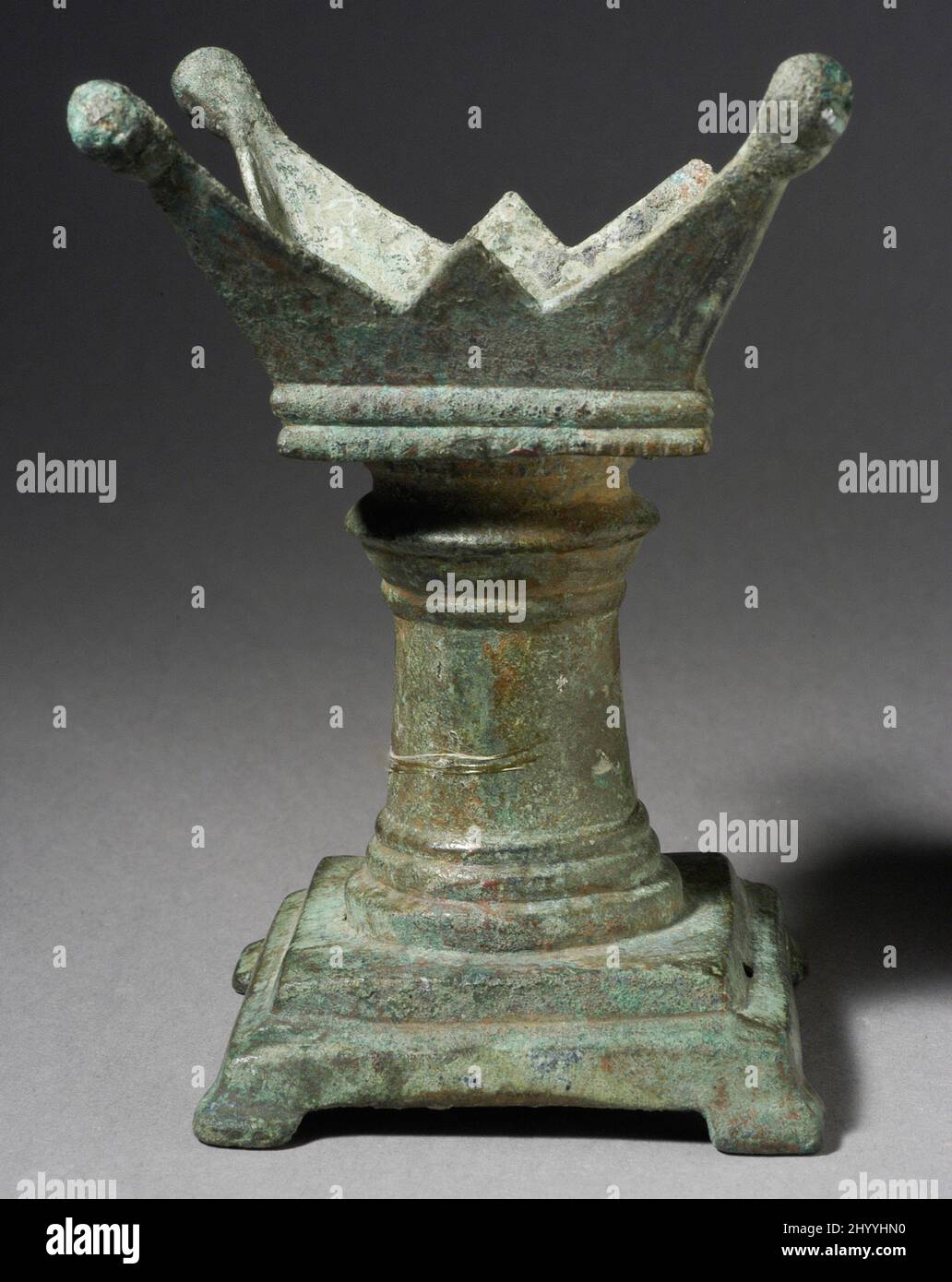 Stand. Egypt, Roman Period (30 BCE - 395 CE) or later. Furnishings ...