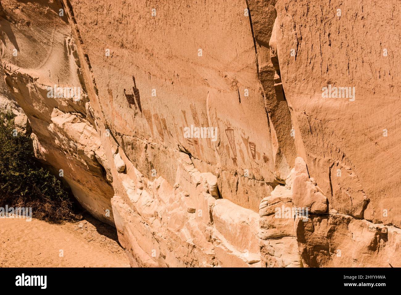 The Horseshoe Gallery in Horseshoe Canyon, Canyonlands National Park ...