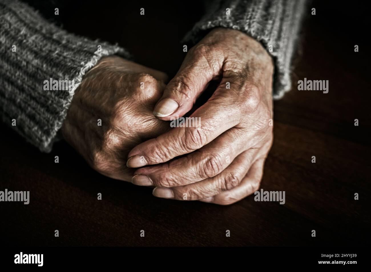 Old woman hand table hi-res stock photography and images - Alamy