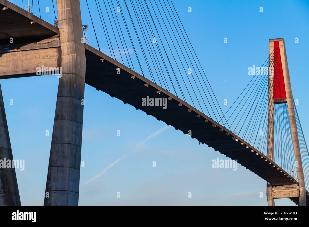 Beautiful view of the Pattullo Bridge during sunset in Vancouver ...