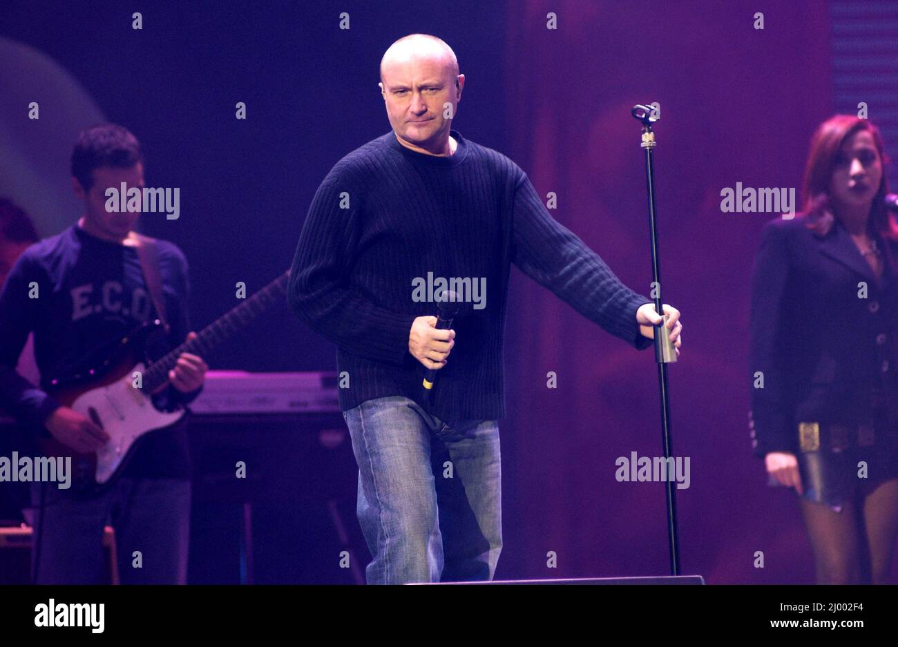 Phil collins 1997 hi-res stock photography and images - Alamy