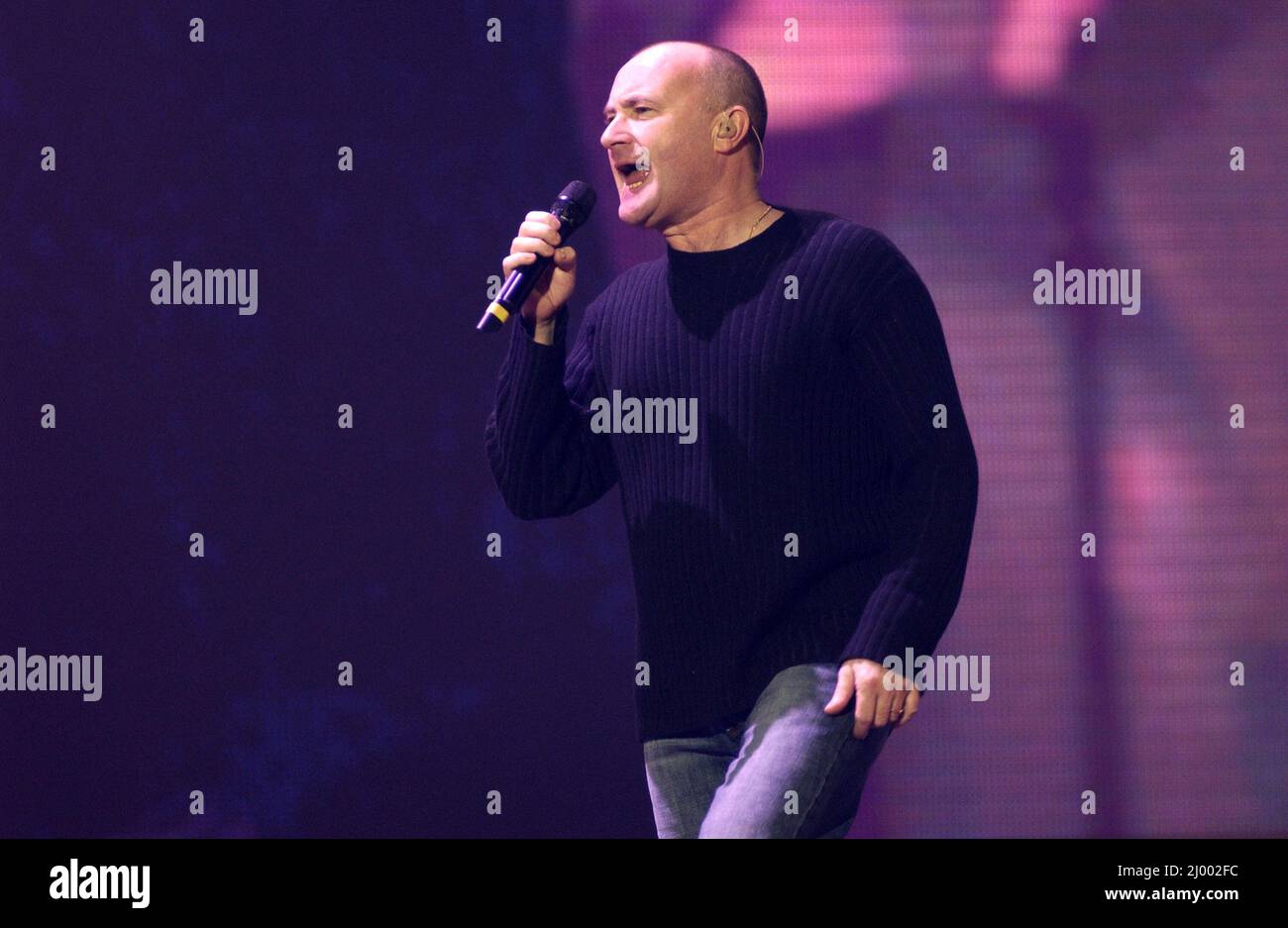 Milano Italy 2002-12-02: Live performance by Phil Collins during the ...
